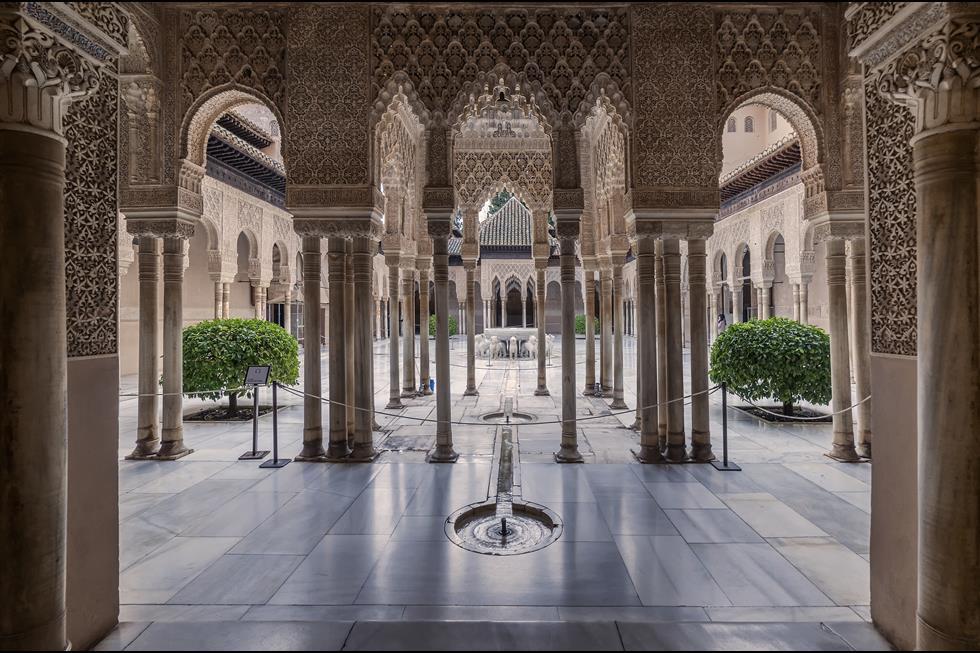 Explaining the mysterious purple gold at Spain's Alhambra | Research ...